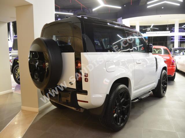 Used 2021 2021 Land Rover Defender White color For Sale | Saudi Sale ...